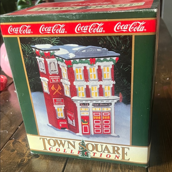 Coca Cola | Holiday | Cocacola Festive Town Square Building | Poshmark